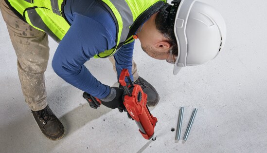 Монтаж хімічного анкера